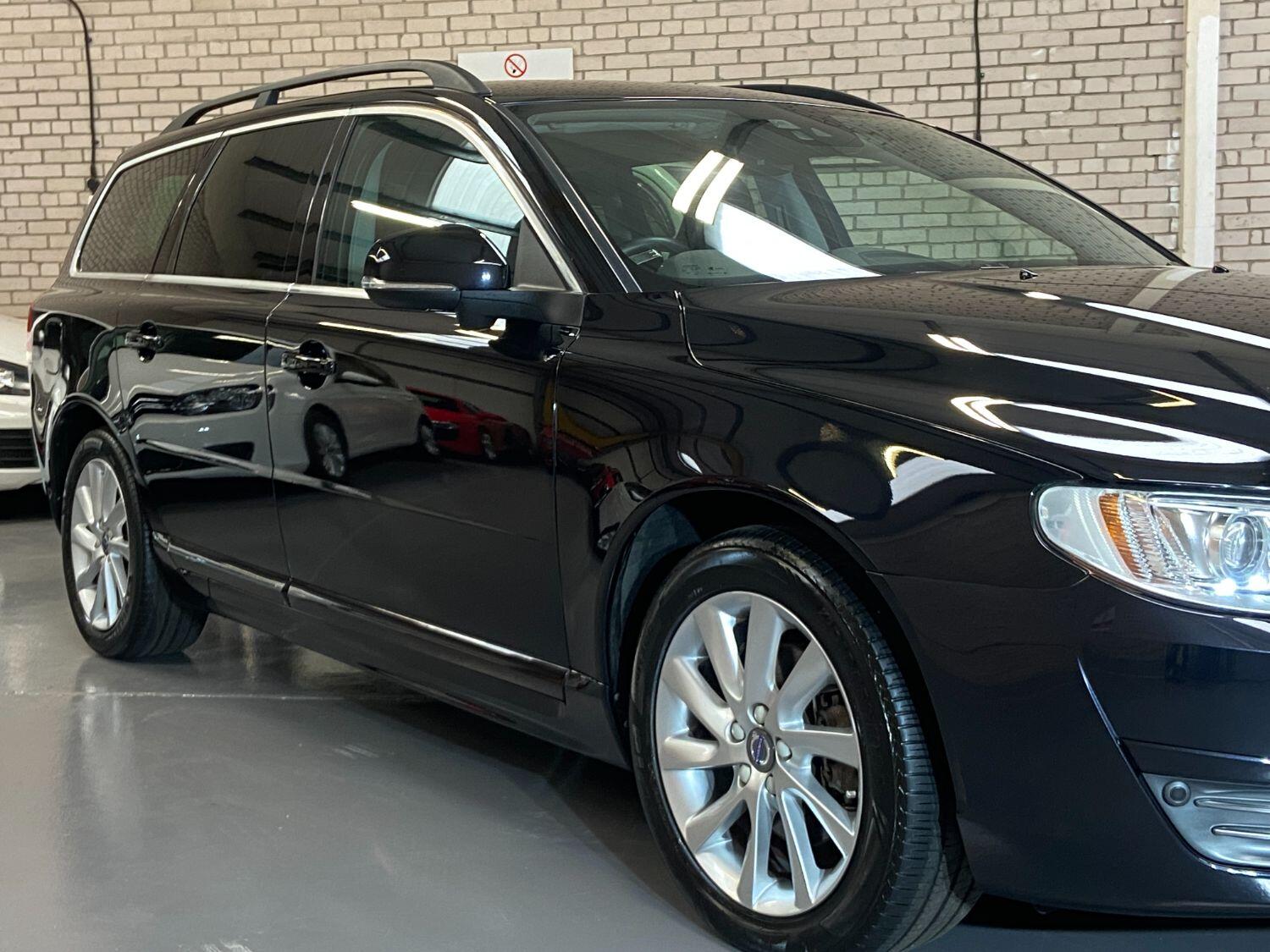 Used VOLVO V70 in 57 Deerdykes View, Glasgow | Drive Japan